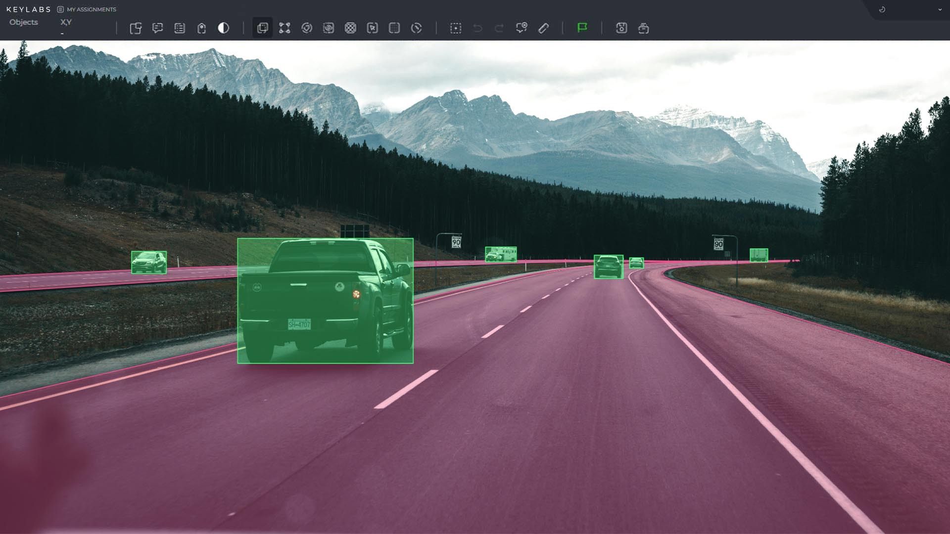Unifying Stuff & Things in Instance Segmentation | Keylabs